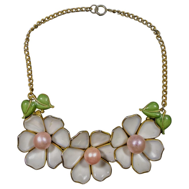 TRIFARI Alfred Philippe Gripoix, COLLIER ancien, fleurs en pâte de ...