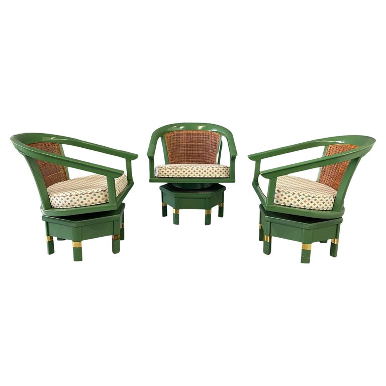 Trio de chaises longues pivotantes à dossier en rotin conçues par Jim ...