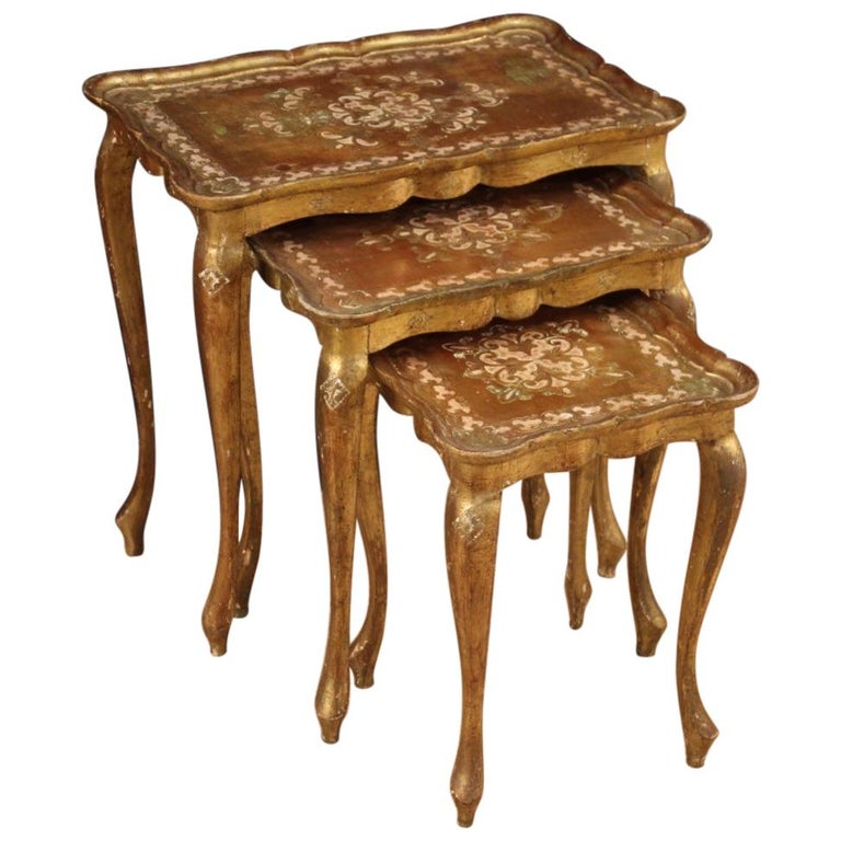 Triptych Florentine Coffee Tables in Gilded Wood, 20th Century For Sale ...