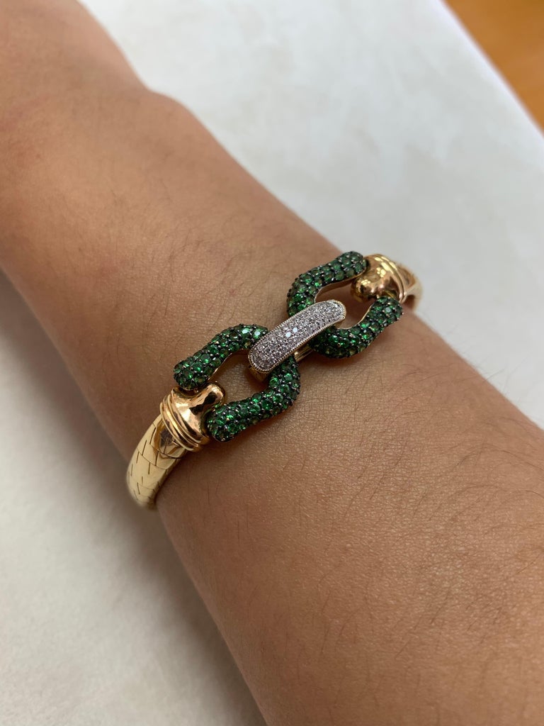Tsavorite and Diamond Bangle in 18 Karat Yellow Gold For Sale at 1stDibs