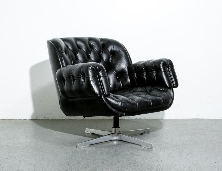 Tufted Leather Lounge Chair in the Style of Ward Bennett For Sale at ...