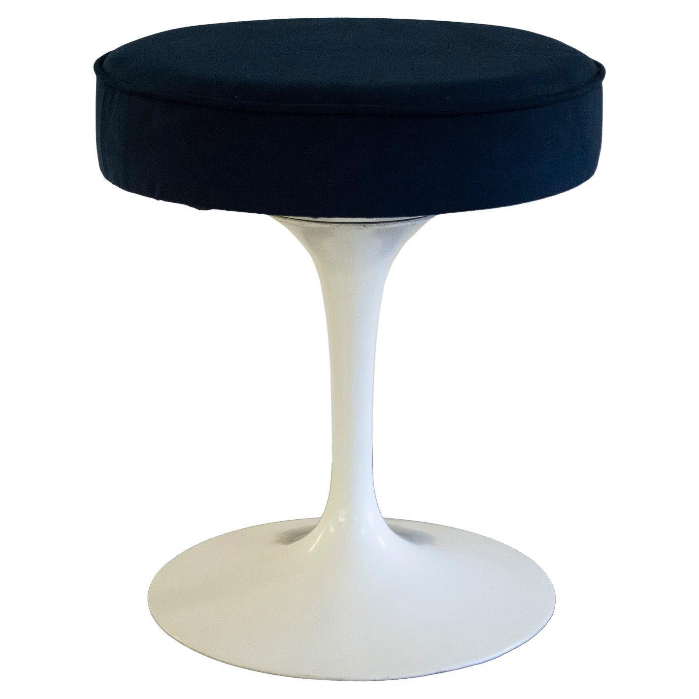 Counter Height Eero Saarinen Tulip Style Chair at 1stDibs