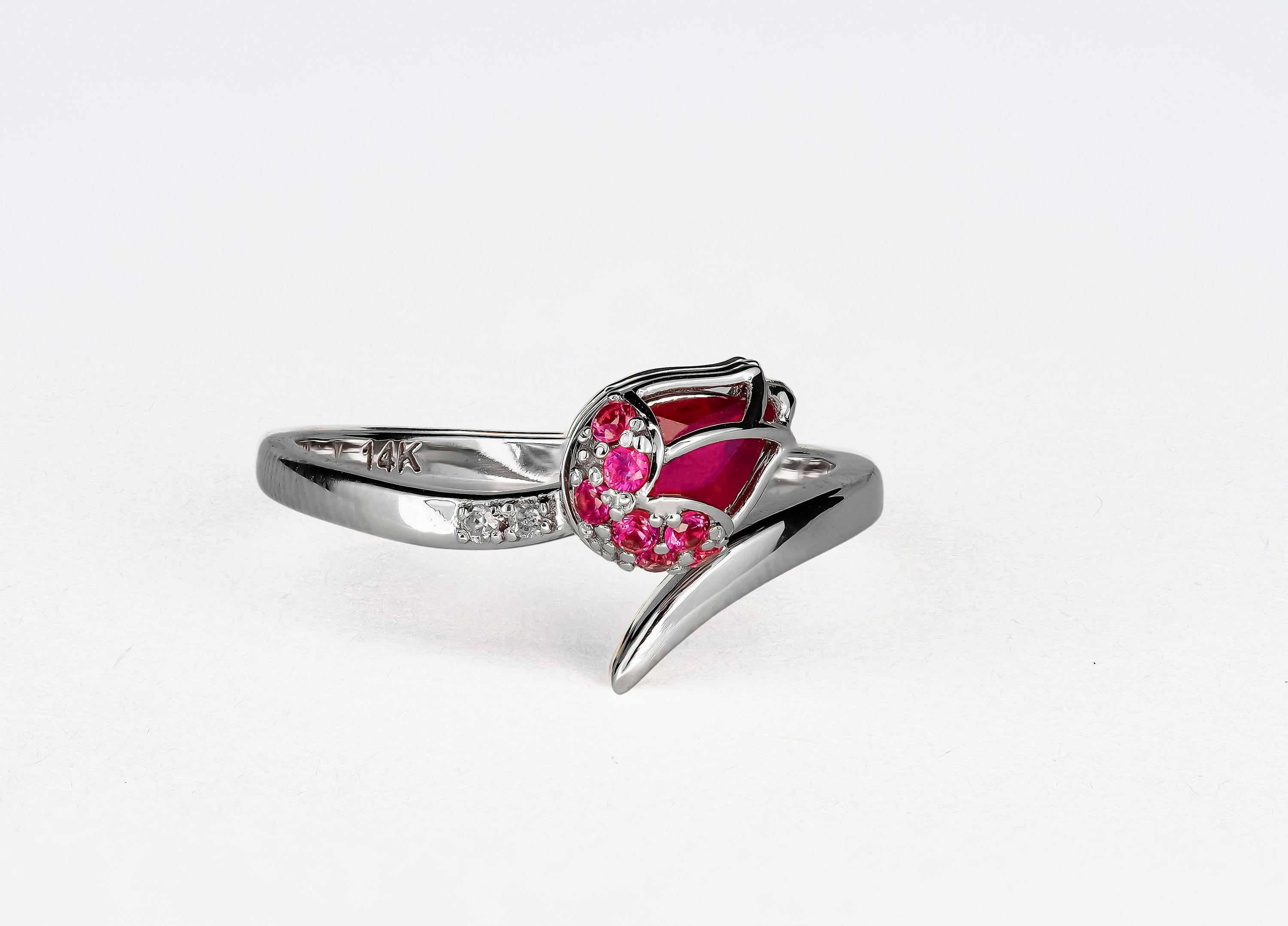 Tulip Ring with ruby in 14k gold For Sale at 1stDibs