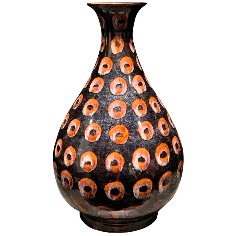 Tulip Shape Circle Design Vase, China, Contemporary For Sale at 1stDibs