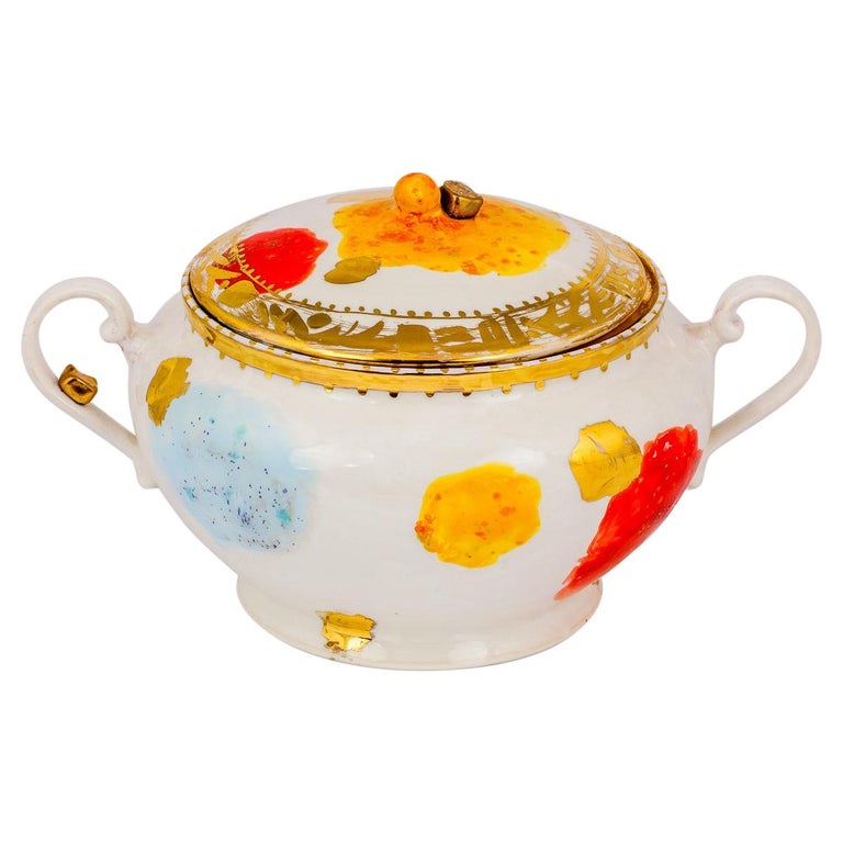 Soupière contemporaine dorée en porcelaine peinte à la main En vente ...