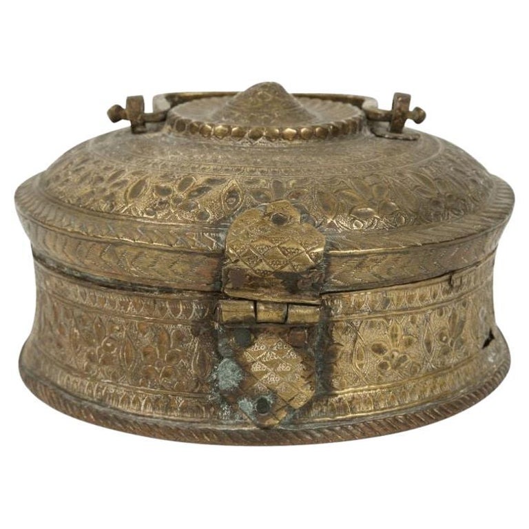 Turkish Brass Box with Lid For Sale at 1stDibs | brass boxes with lids