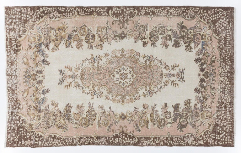Turkish Rug with Floral Medallion Design, Vintage Handmade Carpet For ...