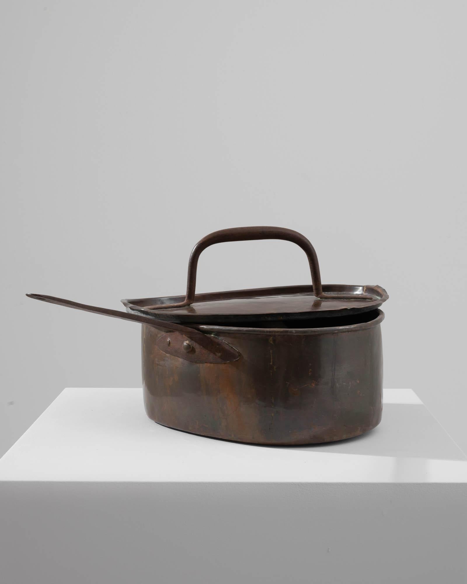 Turn of the Century French Copper Pot For Sale at 1stDibs