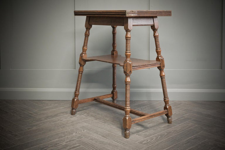 Turned Metamorphic Swivel Top Oak Table For Sale at 1stDibs