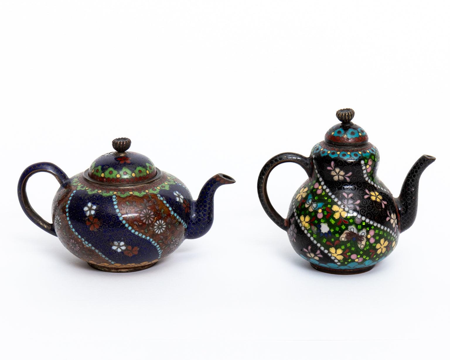 Two Beautiful small Japanese Clossone Teapots For Sale at 1stDibs