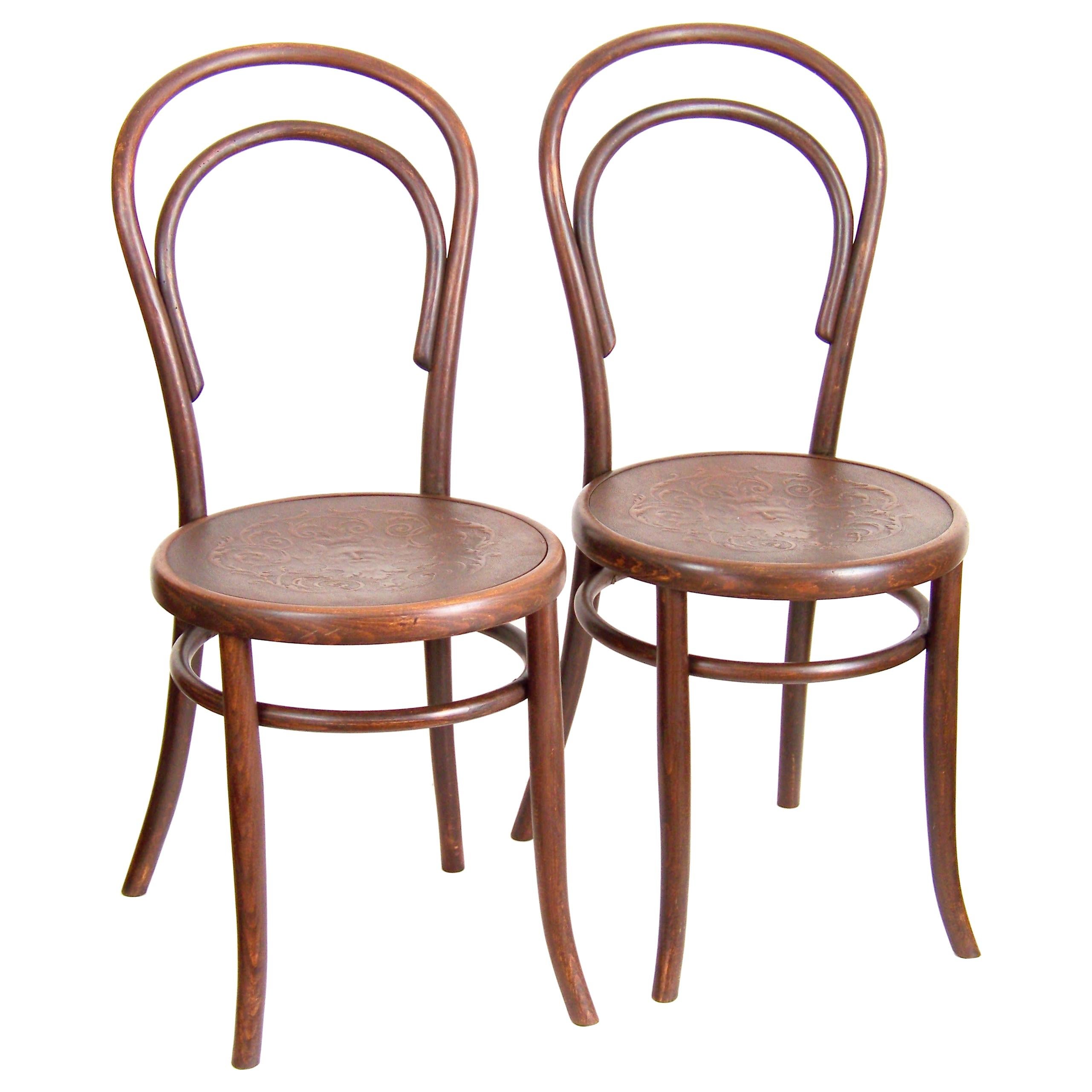 Zwei Stühle Thonet Nr.14:: um 1900 bei 1stDibs