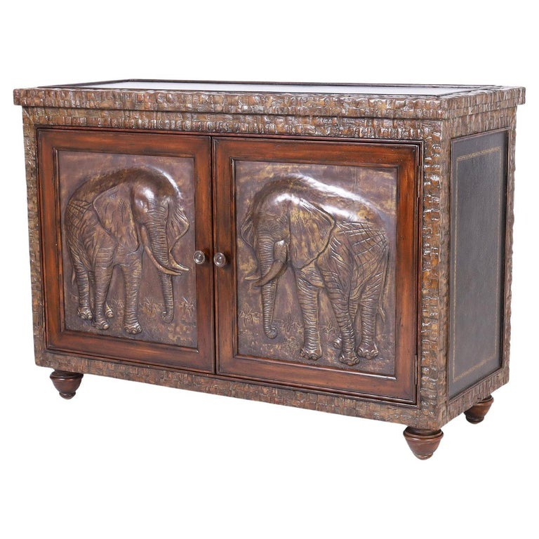 Meuble de rangement ou service à deux portes avec éléphants et placage ...