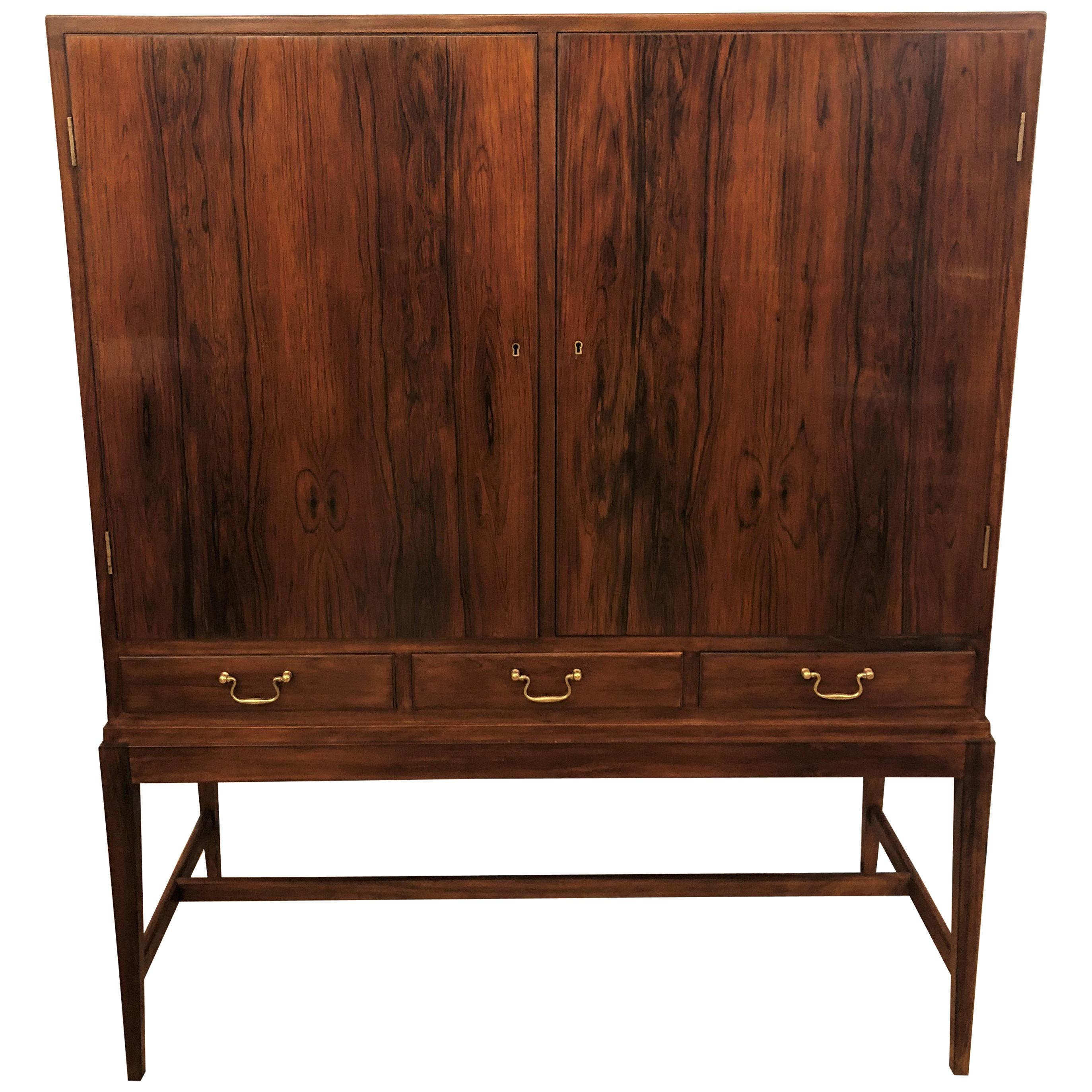 Mid-Century Modern Mirrored Console Cabinet at 1stdibs