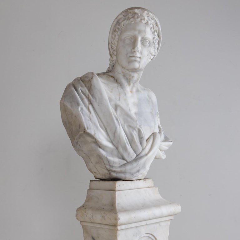Two Marble Busts, 18th Century For Sale at 1stDibs