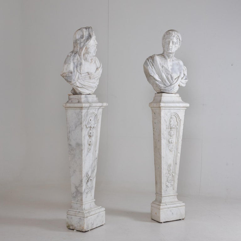 Two Marble Busts, 18th Century For Sale at 1stDibs