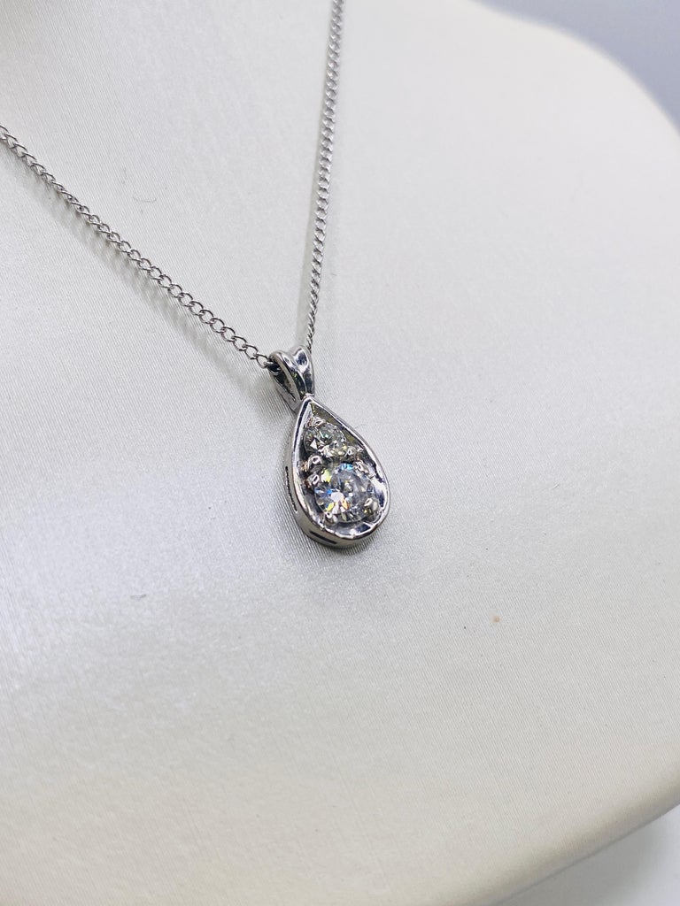 Two-Stone Diamond Pendant Necklace For Sale at 1stDibs