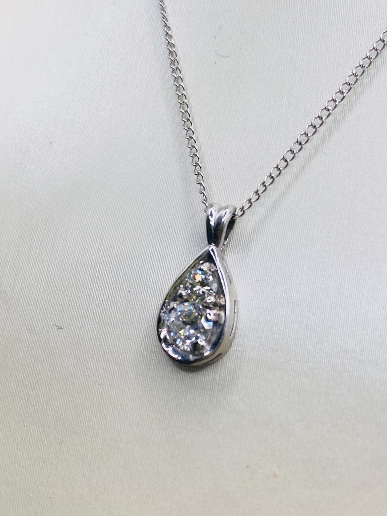 Two-Stone Diamond Pendant Necklace For Sale at 1stDibs