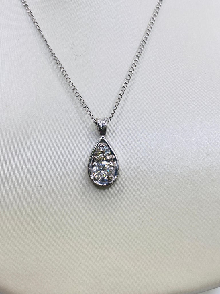 Two-Stone Diamond Pendant Necklace For Sale at 1stDibs