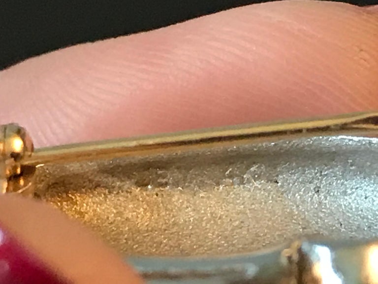 Two-Tone Diamond Conch Shell Brooch/Pin For Sale at 1stDibs