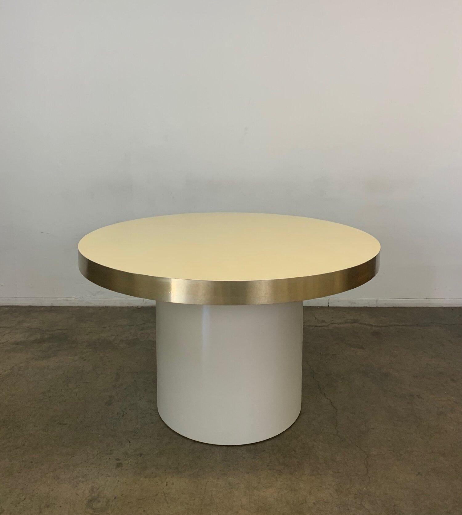 Two Tone Lacquer and Laminate Pedestal Dining Table For Sale at 1stDibs