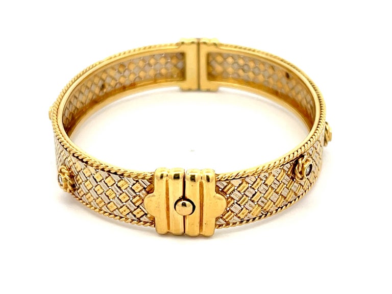 Two Toned 18k Gold Hinged Flower Diamond Bangle For Sale at 1stDibs