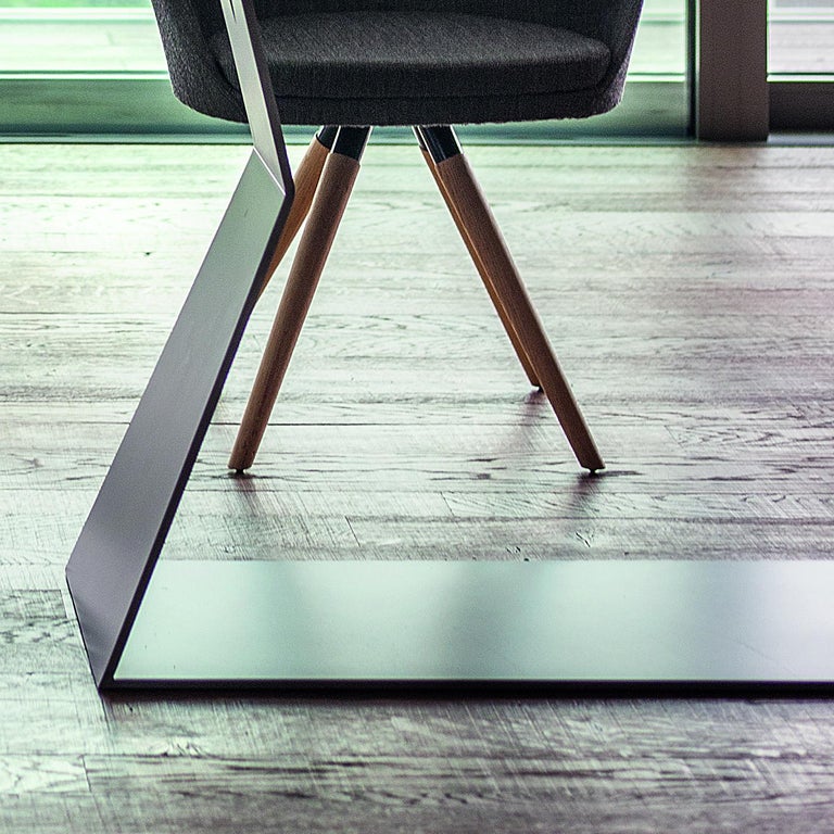 Umbra Dining Table For Sale at 1stDibs