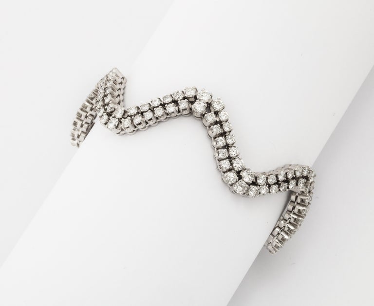 Fine Diamond Bracelet With Flexible Undulating Design For Sale at 1stDibs