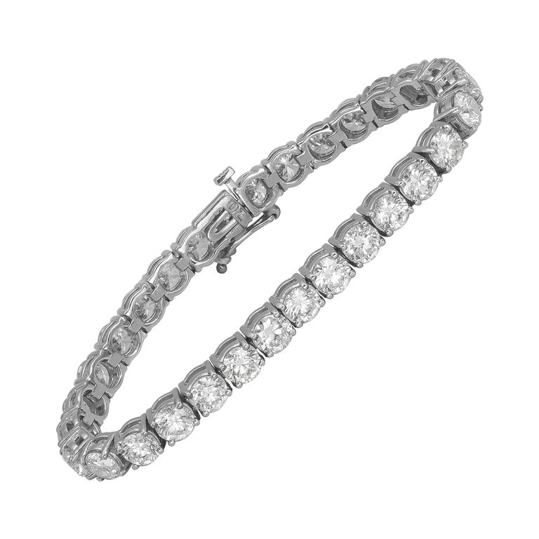Unique 18 Carat Diamond Tennis Bracelet In 18 Karat White Gold For Sale