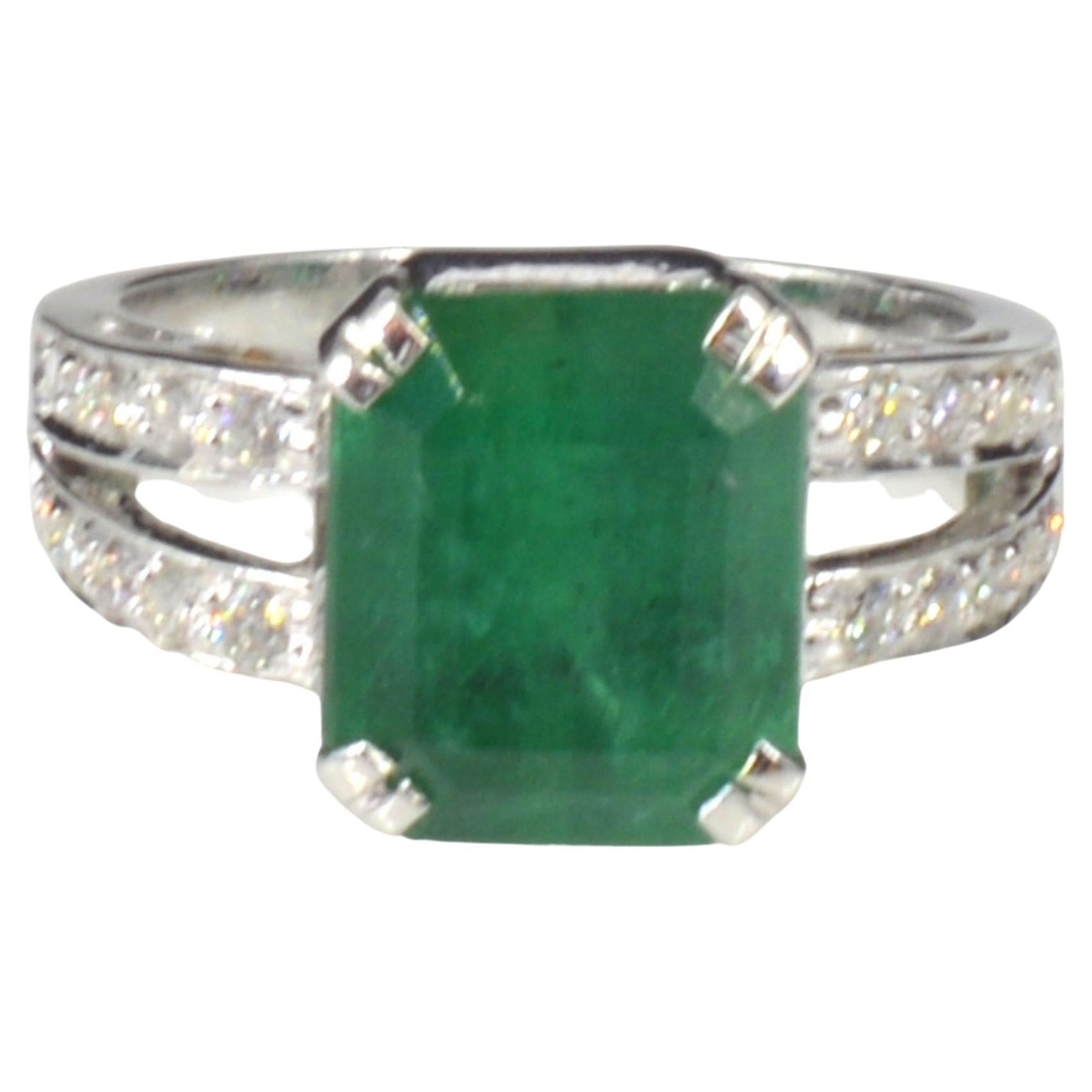 Natural 3 Carat Natural Emerald Cut Diamond Unique Design Engagement ...