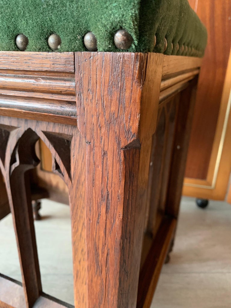Unique and Quality Carved Gothic Revival Oak Church Stool Seat w ...