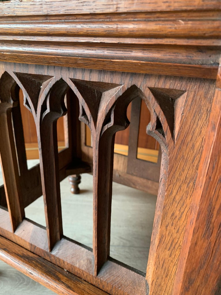 Unique and Quality Carved Gothic Revival Oak Church Stool Seat w ...