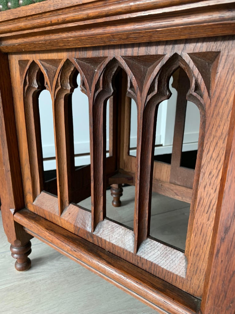 Unique and Quality Carved Gothic Revival Oak Church Stool Seat w ...