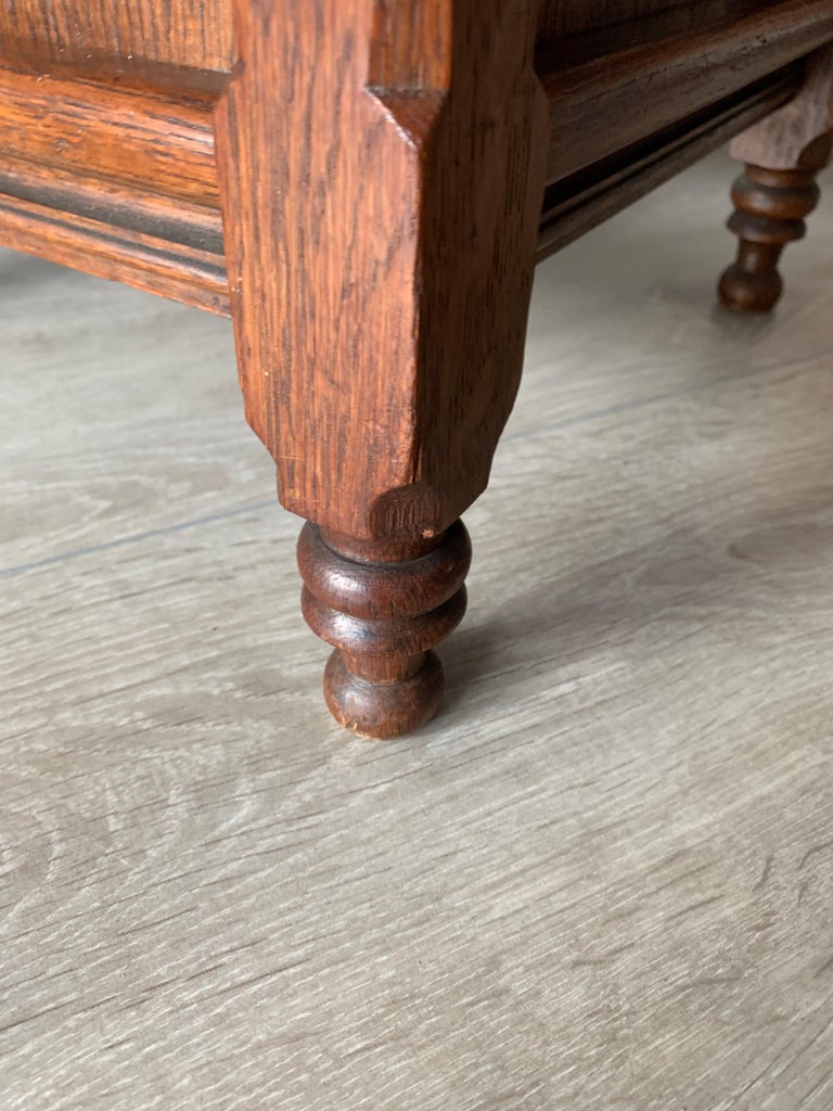 Unique and Quality Carved Gothic Revival Oak Church Stool Seat w ...