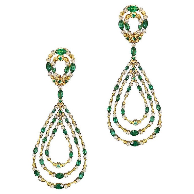 Unique Dangle Diamond Emerald Yellow 18K Gold Earrings for Her For Sale ...