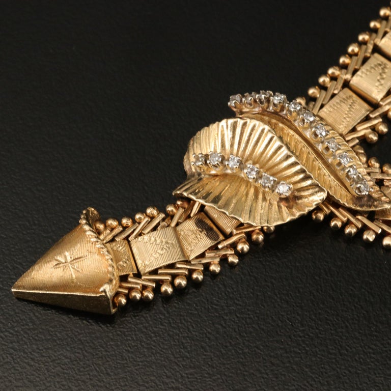 Unique Round Cut Diamonds Gold Necklace, 18K Yellow Gold For Sale at ...