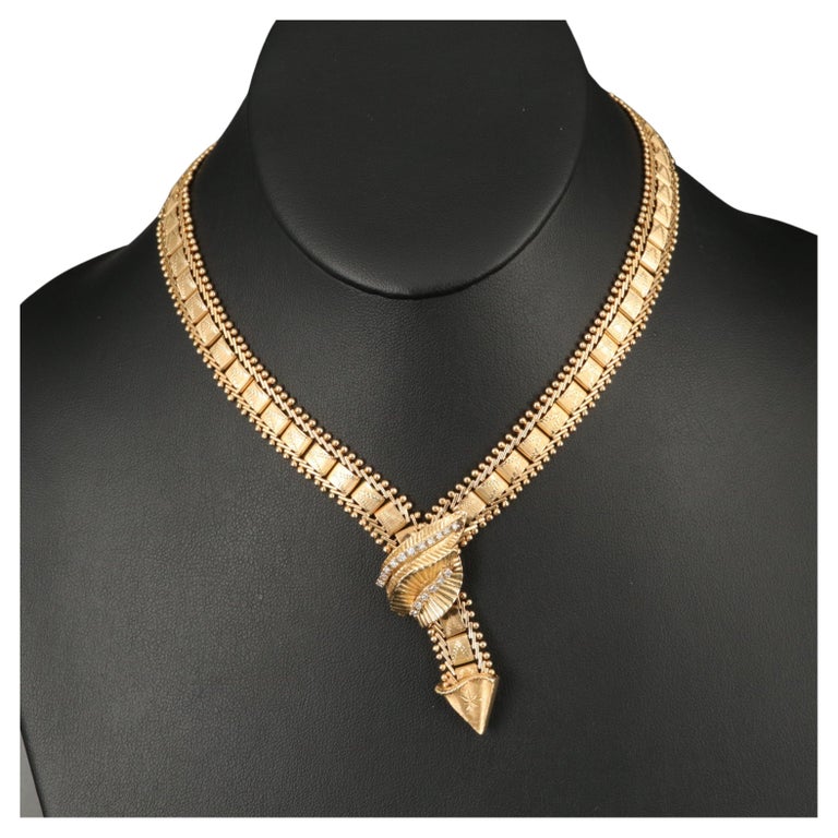 Unique Round Cut Diamonds Gold Necklace, 18K Yellow Gold For Sale at ...