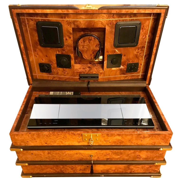 Unique Walnut and Leather Bang and Olufsen Hifi Trunk at 1stDibs