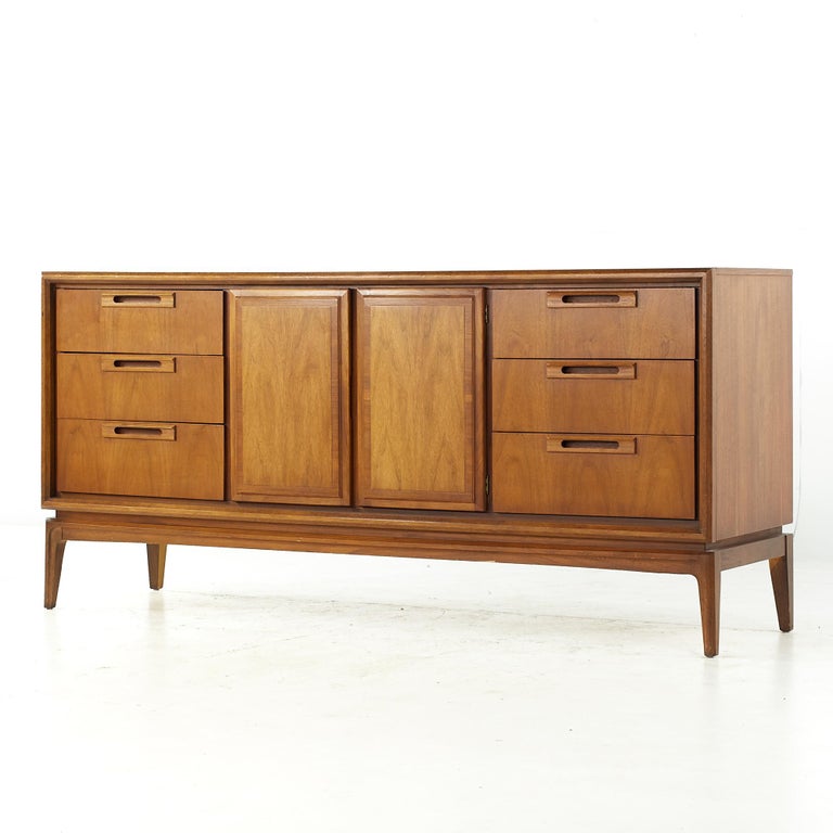 United Mid-Century Walnut China Cabinet at 1stDibs