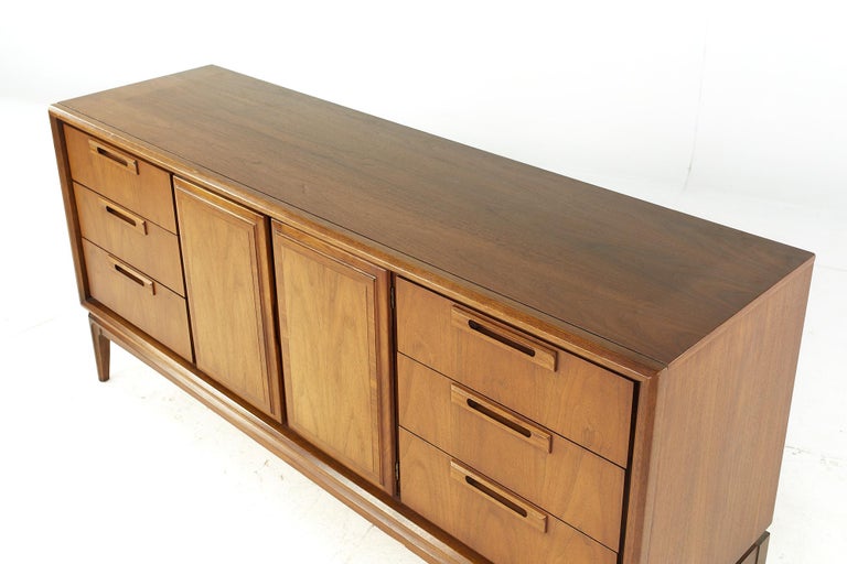 United Mid-Century Walnut China Cabinet at 1stDibs
