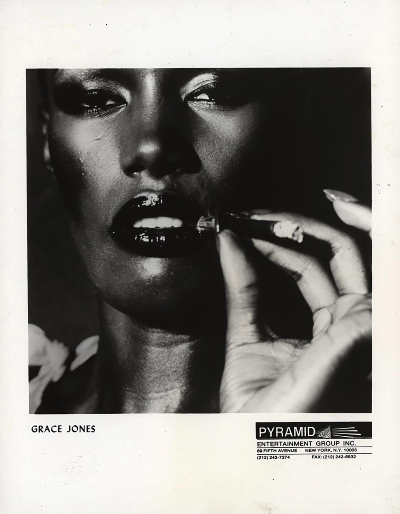 Unknown - Conjunto de 2 fotografías de Grace Jones de los años 80 ...