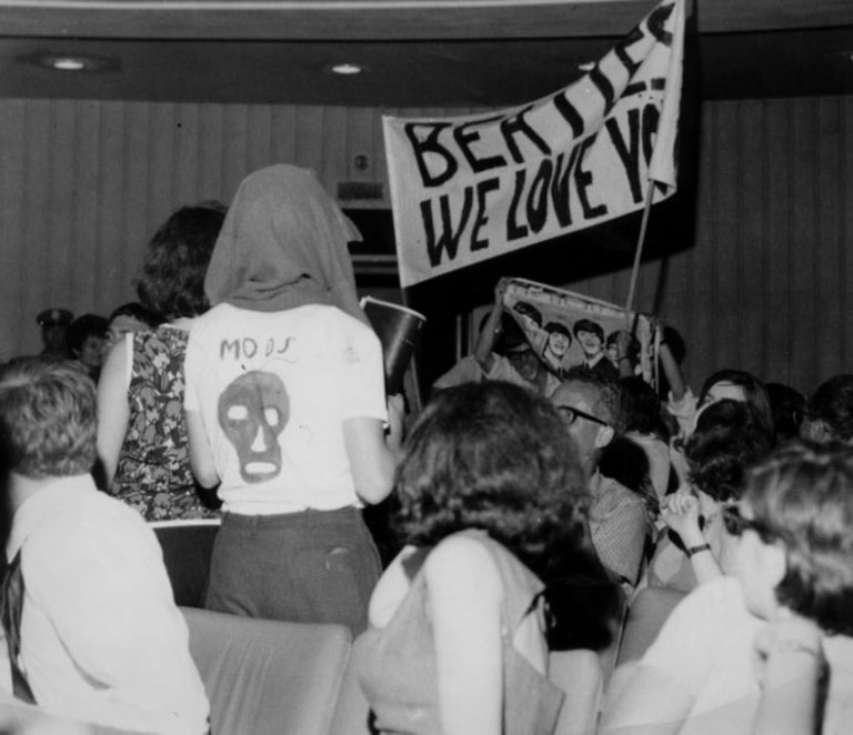 Unknown - Beatles Fans - Vintage Photo - 1960s For Sale at 1stDibs
