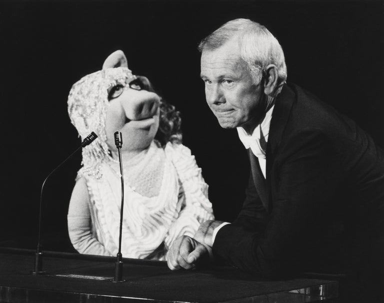 Unknown - Johnny Carson Interviews Miss Piggy Globe Photos Fine Art ...