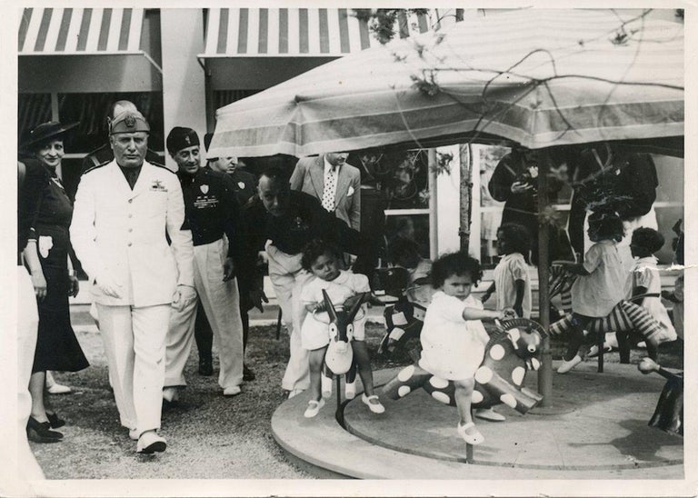 Unknown - Mussolini With Children - Vintage Photo 1937 For Sale at 1stDibs