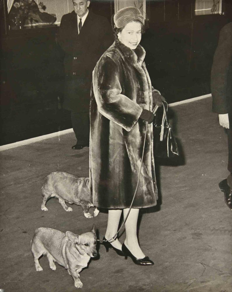 Unknown - Queen Elizabeth Back in London - Photograph - 1960s For Sale ...