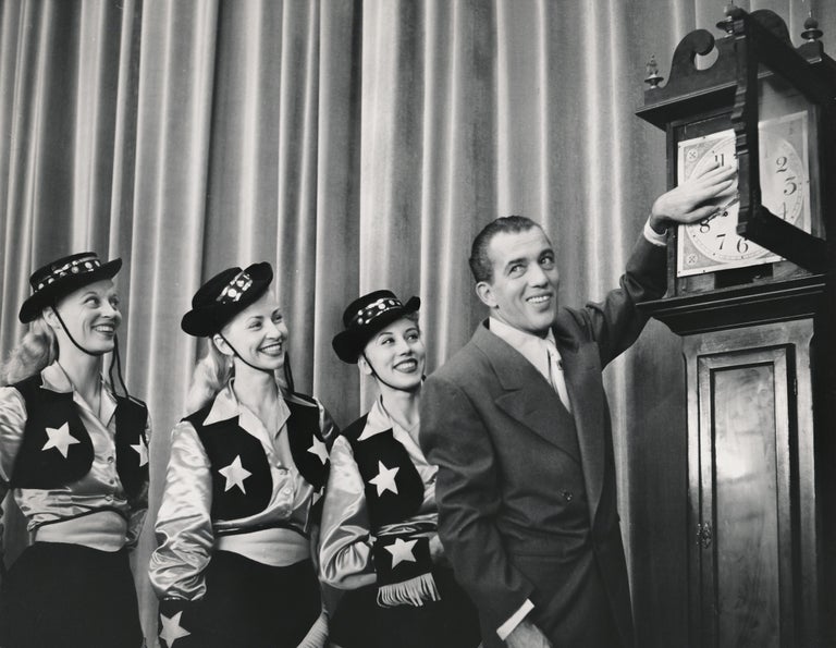 FARK.com: (10688564) Photoshop this really big cowgirl shew