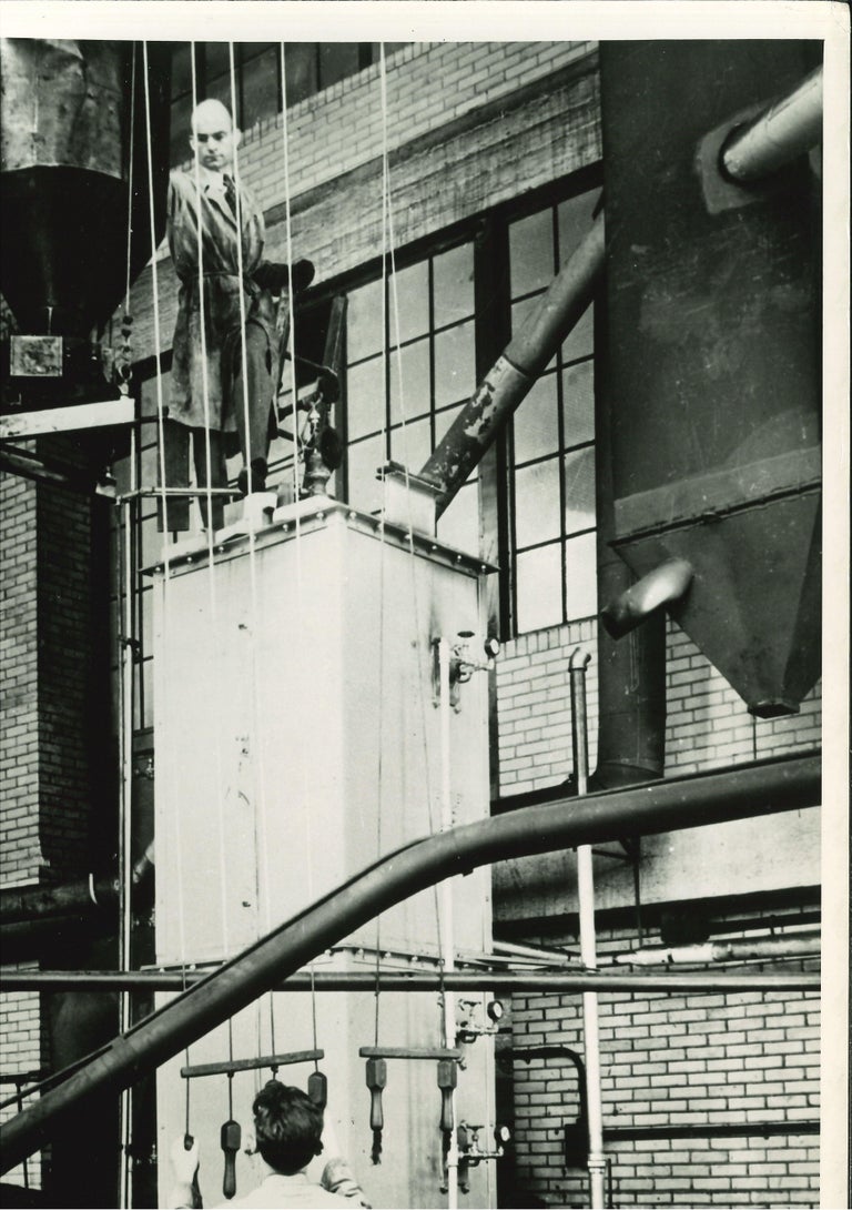 Unknown - Theory and Practice are Combined at an American Research Ins ...