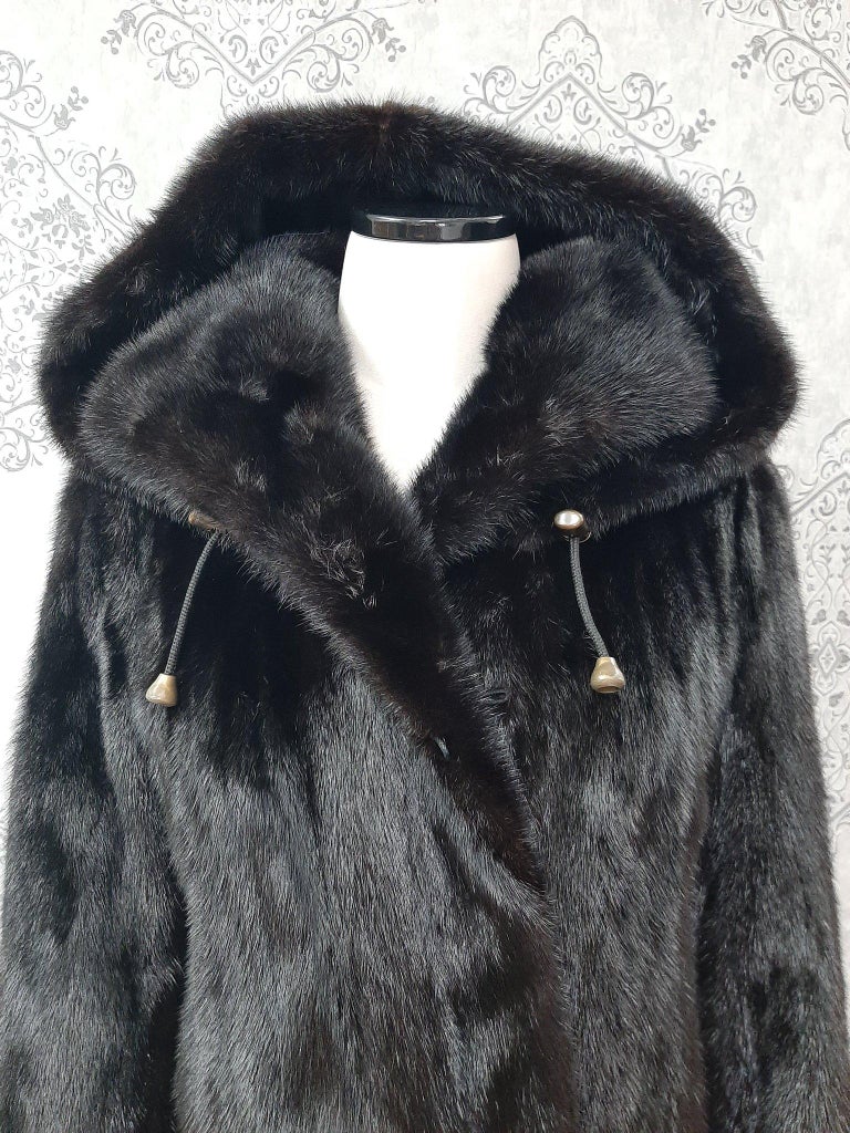 Unused majestic mink fur coat with a hood size 8-10 For Sale at 1stDibs