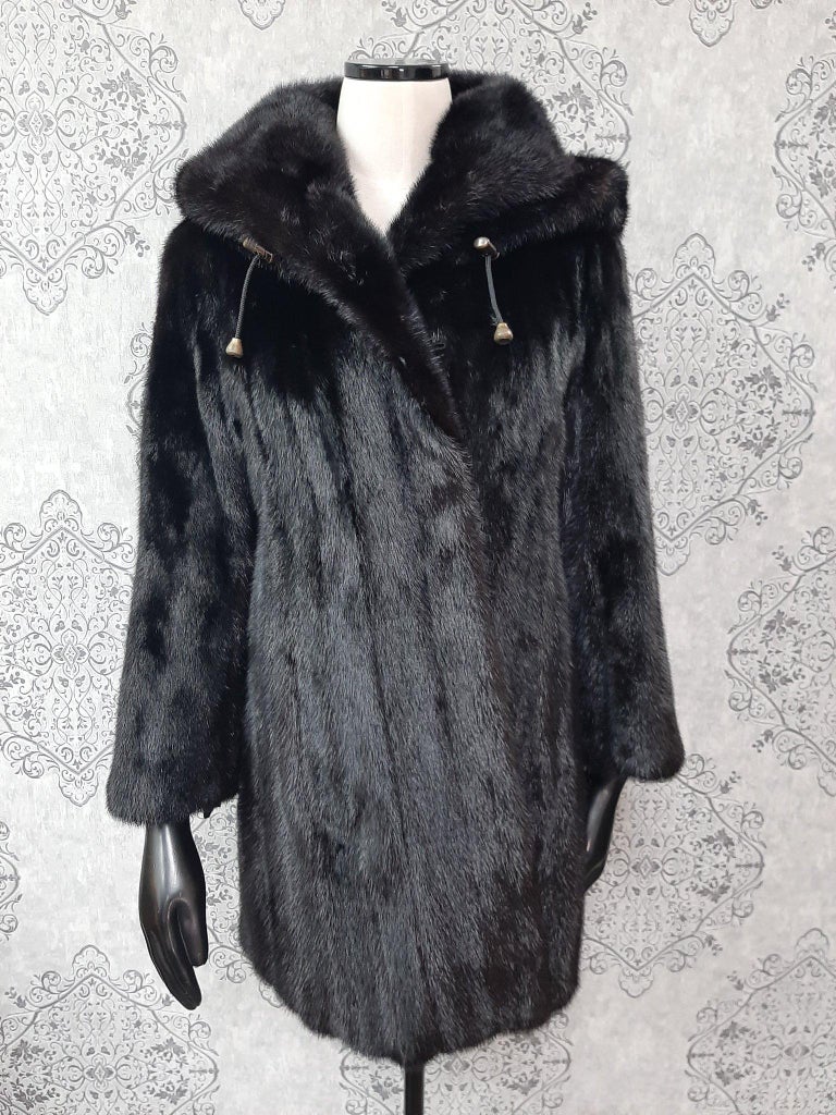 Unused majestic mink fur coat with a hood size 8-10 For Sale at 1stDibs