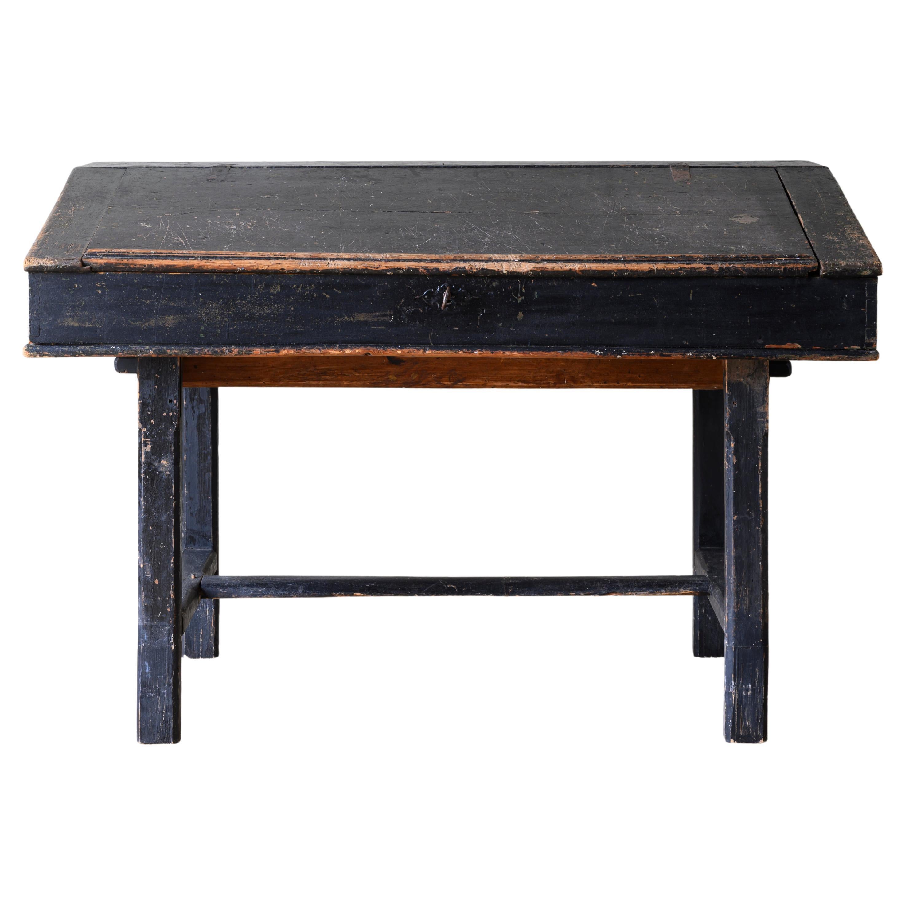 Desk Swedish Baroque Period 18th Century Veneer Sweden For Sale at 1stDibs