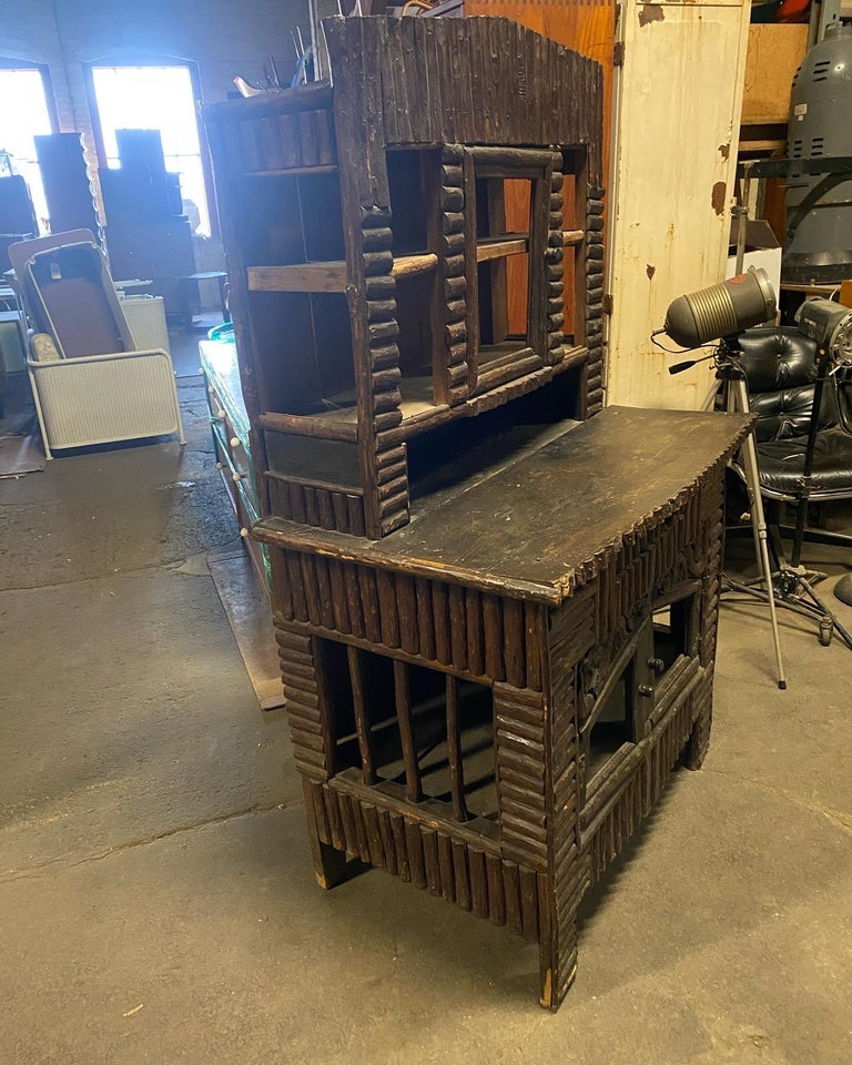 Grande huche / armoire rustique Adirondak de la fin du 19e siècle ...